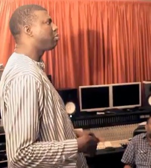 [Vidéo] Le chanteur Fallou Dieng en Studio. Regardez ce qu’il prépare