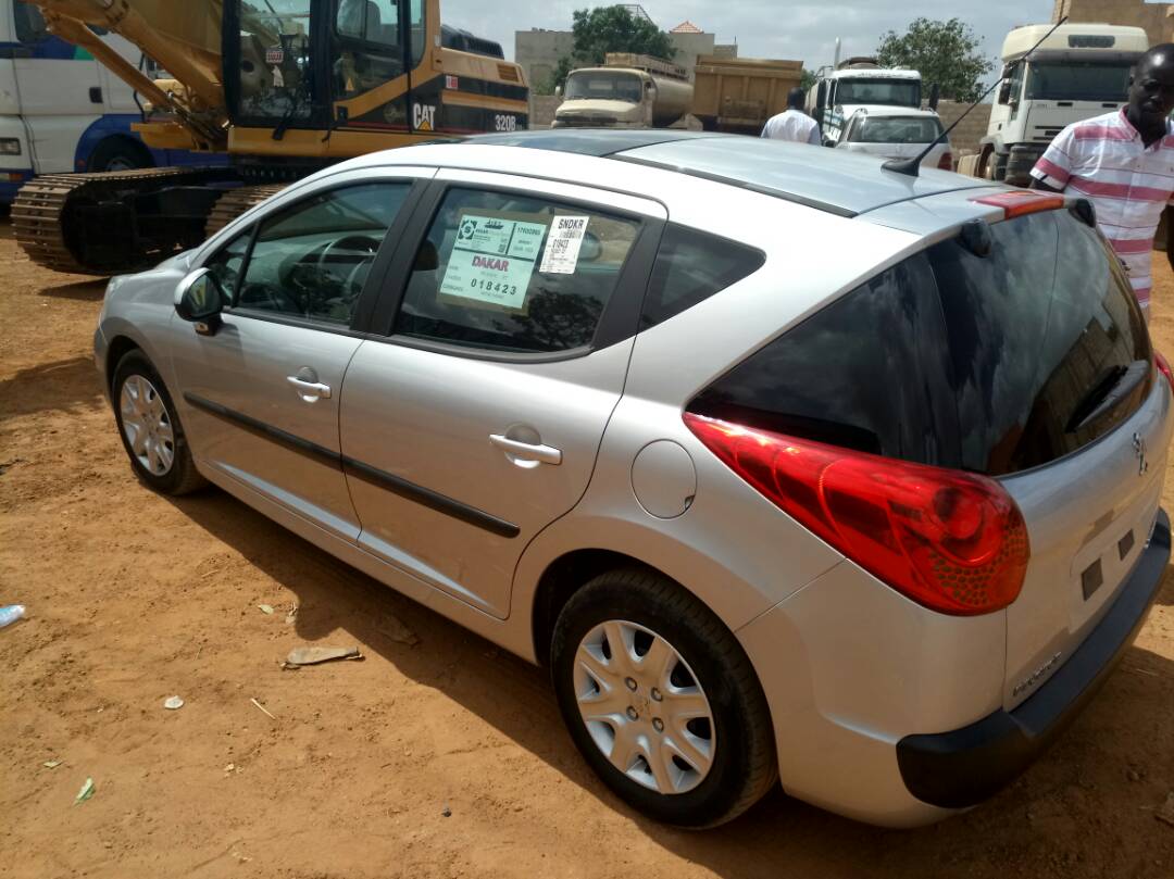 Particulier vend ce magnifique peugeot 207