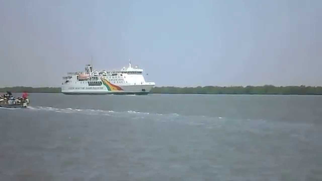 Naufrage du bateau Le "Joola", le 26 Septembre 2002: Les familles des ...