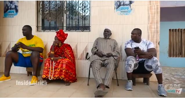 Modou Lô et ses parents dans un reportage CNN