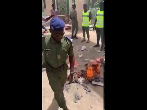 VIDEO - Les jeunes de l'opposition envahissent la RTS et réclament un ...