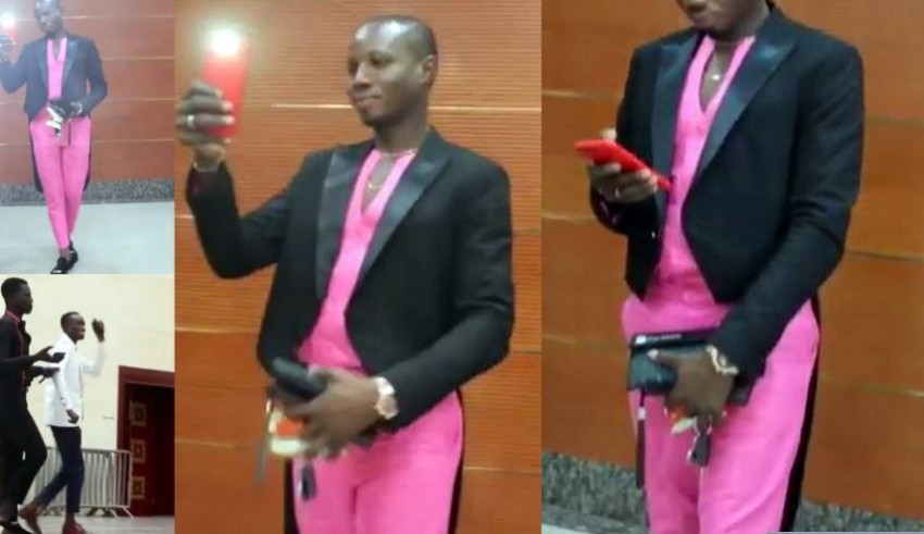 VIDEO - Avec son look efféminé, cet homme fait le buzz sur la toile
