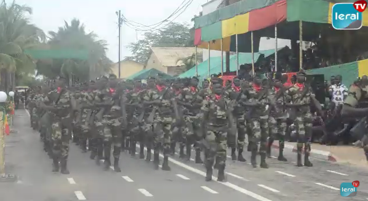Bango: Le contingent 2022/2 de 1678 soldats dont 77 femmes, a reçu son ...