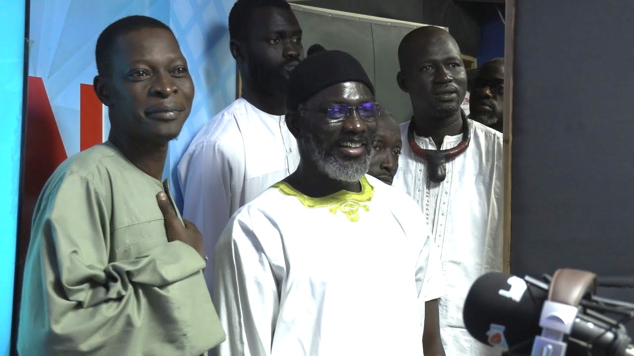 VIDEO - Visite surprise de Mame Thierno Birahim "Borom Darou" dans les ...