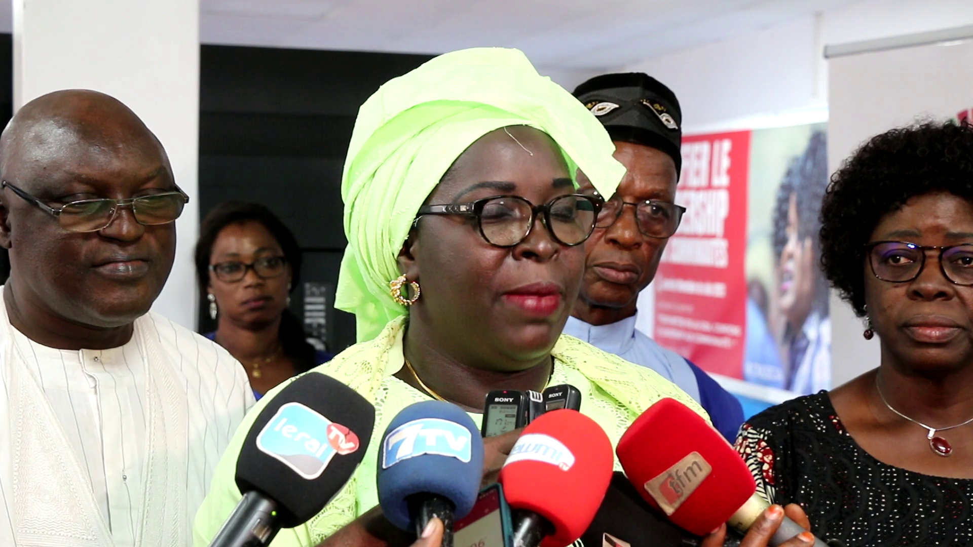 Lancement hybride du rapport mondial de l'ONUSIDA : Confier le ...